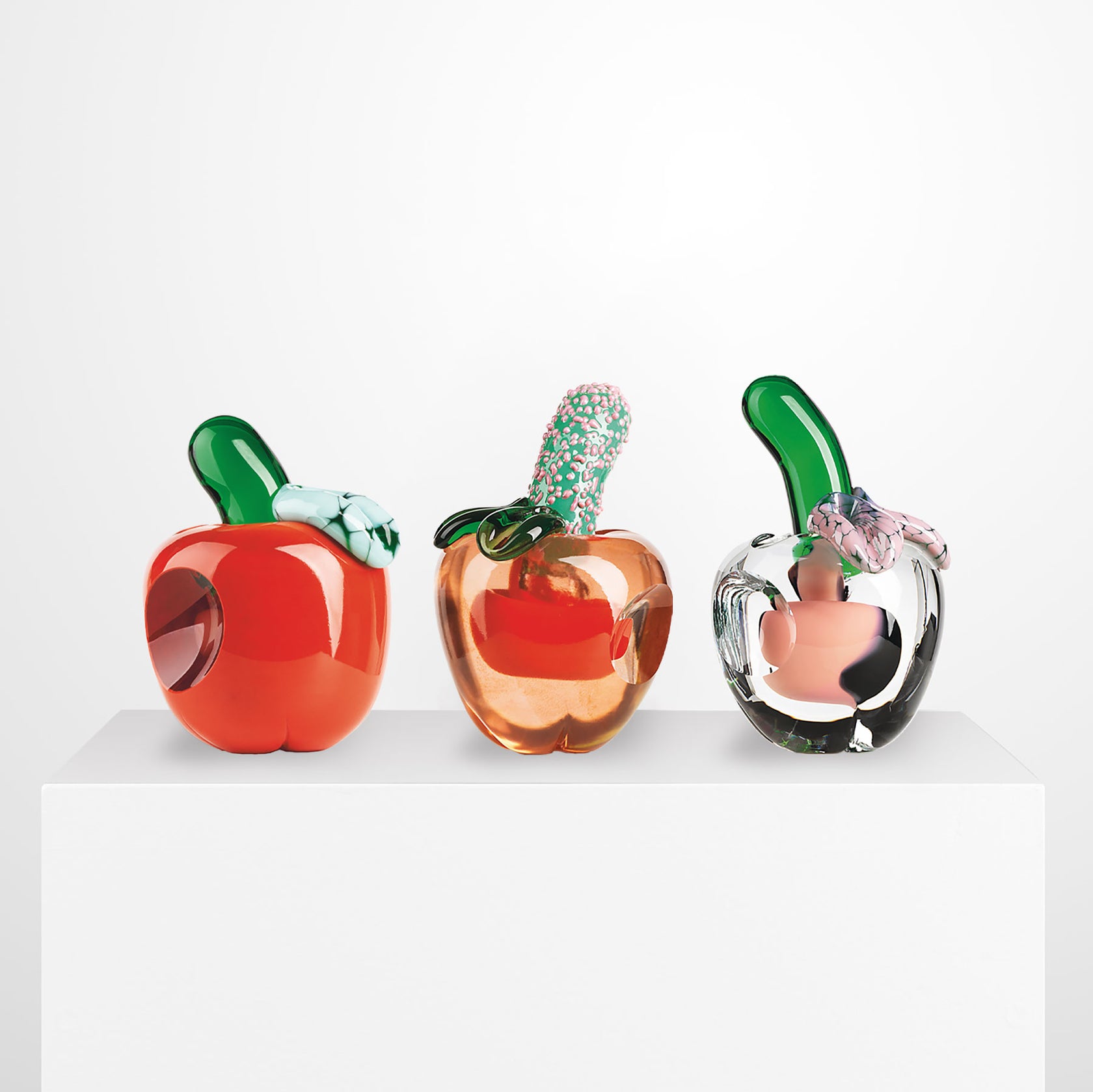 Kosta Boda We Love Apples Clear/Pink Fruit Art Sculpture Crystal Glass